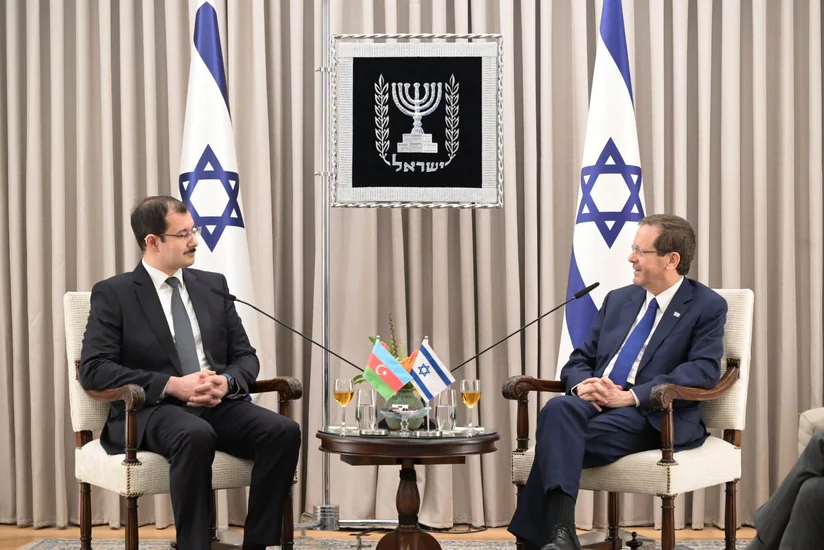 Israeli president congratulates Ilham Aliyev on presentation of letters ...