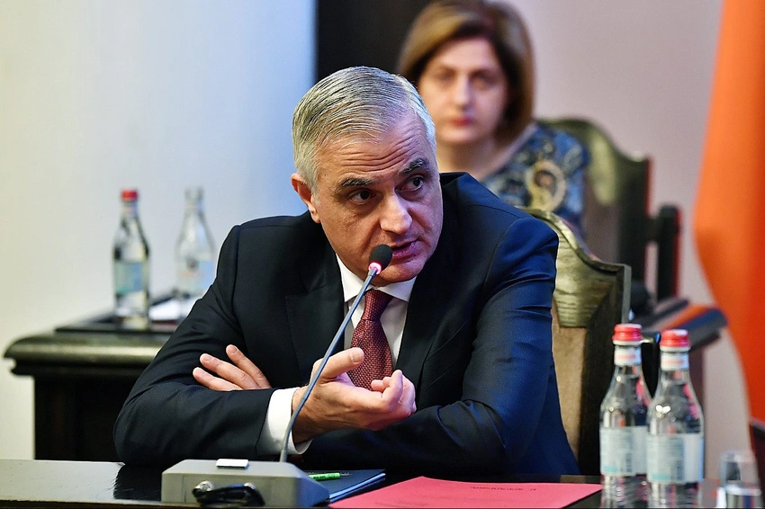 Mher Grigoryan: Yerevan and Baku continue dialogue on border demarcation | Report.az