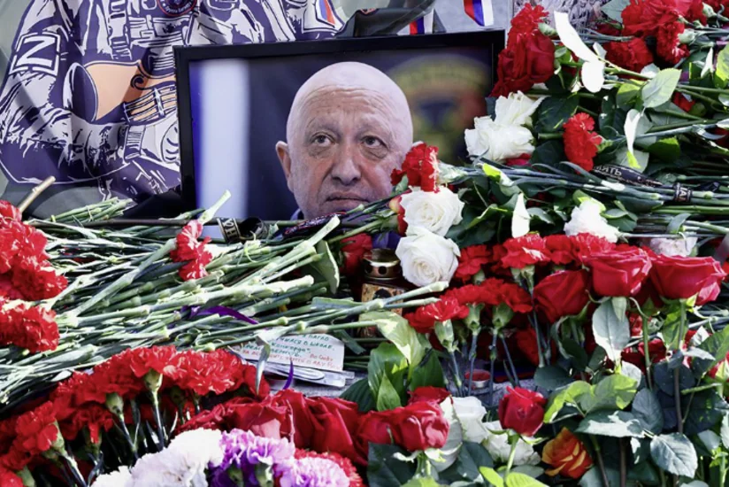 Wagner chief Prigozhin laid to rest at Porokhovskoye cemetery in St ...
