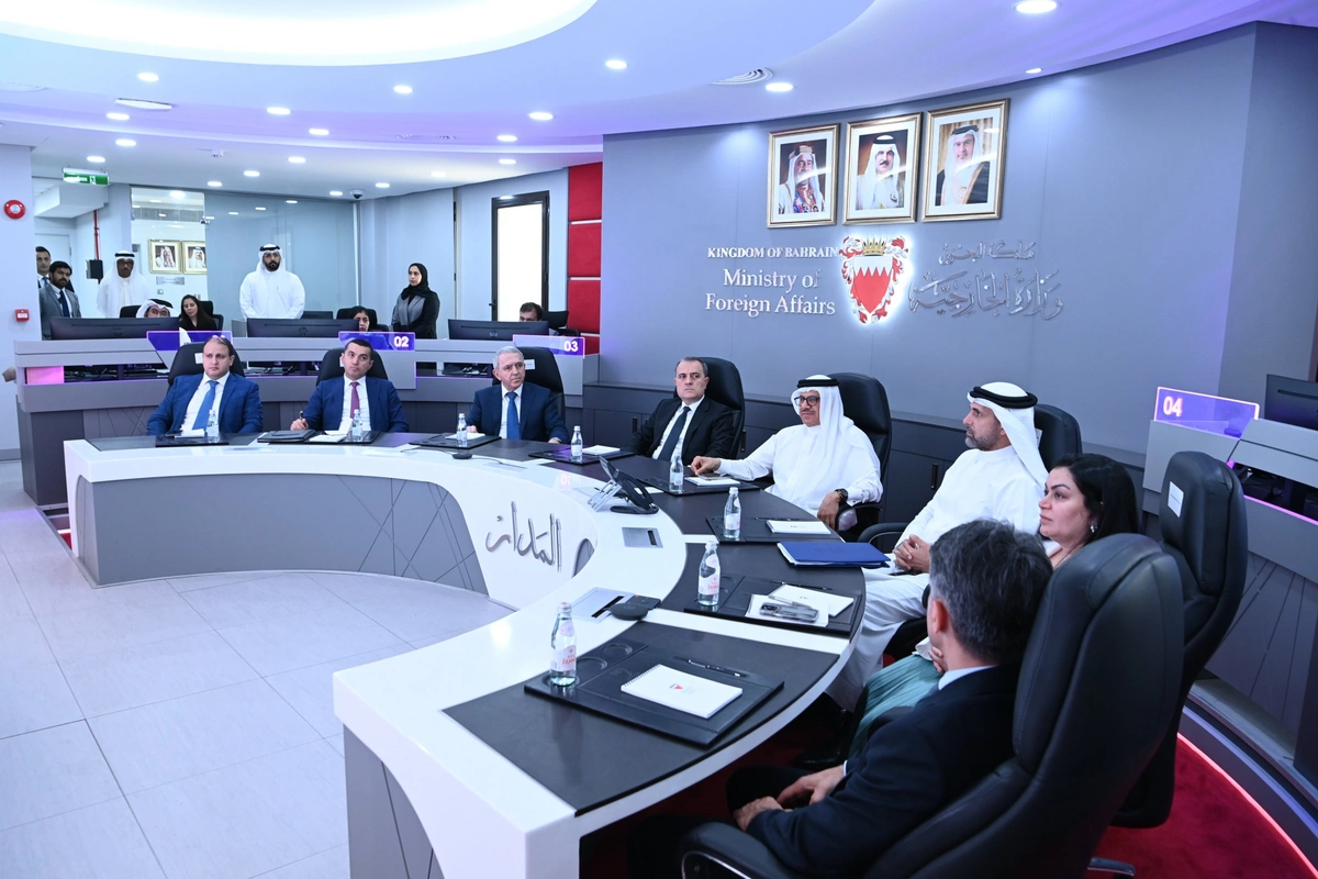 Jeyhun Bayramov visits Bahrain National Museum and Al-Madar Center ...