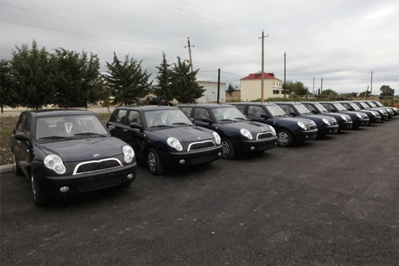 Military units in Nakhchivan granted 10 'NAZ-Lifan' and 20 'Kamaz' cars ...
