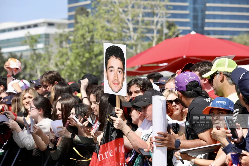 F1 drivers meet fans in Baku | Report.az