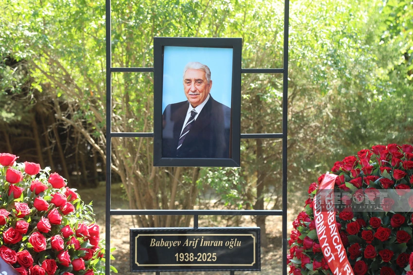 Xalq artisti Arif Babayev I Fəxri xiyabanda dəfn olunub - YENİLƏNİB-2 - VİDEO | Report.az