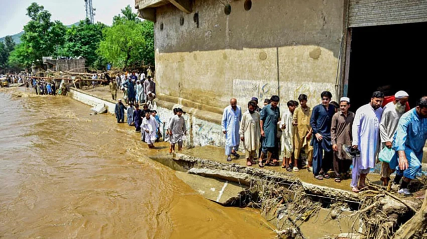 Death toll from northern Pakistan monsoon floods hits 400 | Report.az